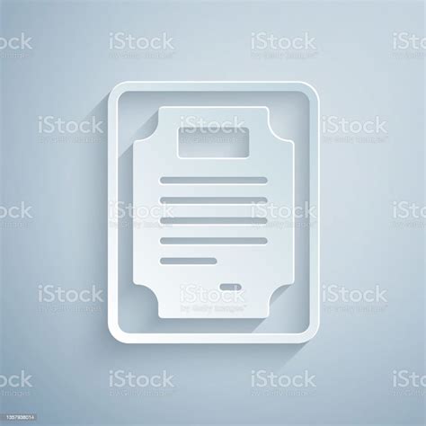 회색 배경에서 격리된 용지 절단 인증서 템플릿 아이콘입니다 성취 수상 학위 보조금 졸업장 개념 종이 아트 스타일 벡터 3차원 형태에 대한 스톡 벡터 아트 및 기타 이미지