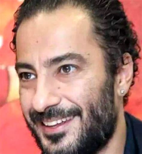 تیپ نوید محمدزاده در فیلم زودپز حسابی سروصدا کرد عکس