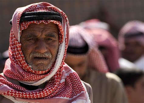 Ghutra Traditional Emirati Headdress For Men