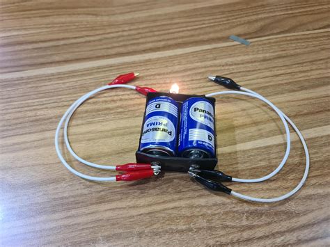 Why Does My Parallel Circuit Turn Off When I Connect It To A Conductor Electrical Engineering