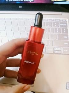 巴黎欧莱雅小红瓶 欧莱雅小红瓶 巴黎欧莱雅护肤霜 大山谷图库