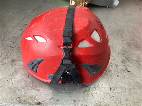 Kask Kletterhelm Bauhelm Fasnachtshelm Deko Gebraucht In Cham Für Chf 12 Mit Lieferung