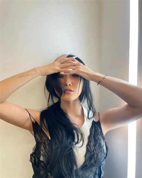 30 Sexy Photos Of Hwasa On The Internet The Day Made