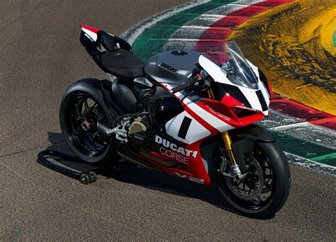 Ducati Supersport 2026 2025 Ducati Panigale V4s Review Stadiongucker De