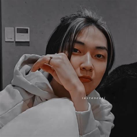 I C O N B Y J U S T A D E O B I