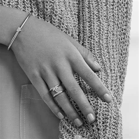Trio 18k White Gold Diamond Single Wrist Cuff Bracelet 6 New
