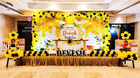 Thematic Square Backdrop