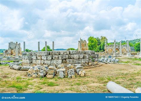 Tyche Temple Tholos Of Perge Stock Image Image Of Antalya Arch 98097343