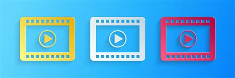 파란색 배경에서 격리된 비디오 재생 아이콘을 용지 잘라냅니다 플레이 사인이있는 필름 스트립 종이 아트 스타일 벡터 3차원 형태에 대한 스톡 벡터 아트 및 기타 이미지