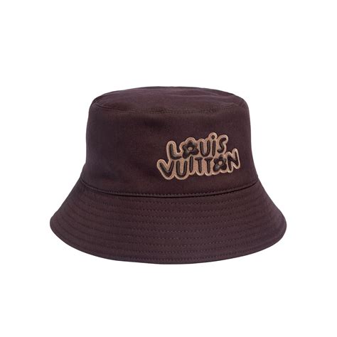 버킷 햇을 푹 눌러써야 할 시간 Fashion