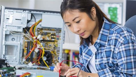 कंप्युटर इंजीनियरिंगची संपूर्ण माहिती Computer Engineering Information In Marathi