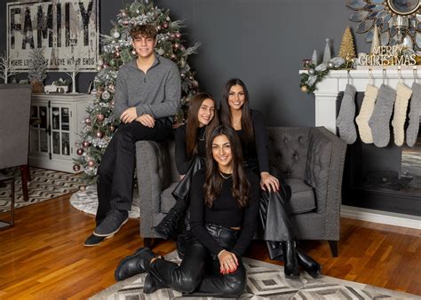 A Giannantonio Machuga Christmas — Lyn Morton Photo