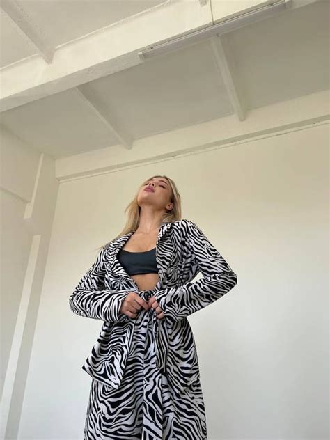 Вишуканий костюм — ціна 950 грн у каталозі Брючні костюми Купити жіночі речі за доступною ціною