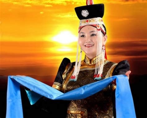 Уртын дуучдын олон улсын уралдаанд өндөрлөж шилдгүүдээ тодрууллаа Урлаг мн