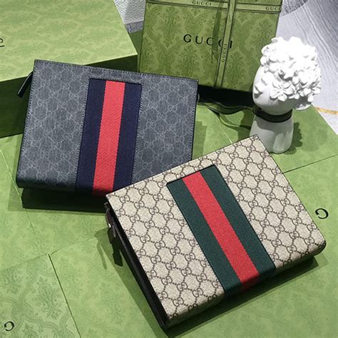 구찌 Gg 수프림 웹 클러치백 Oprep