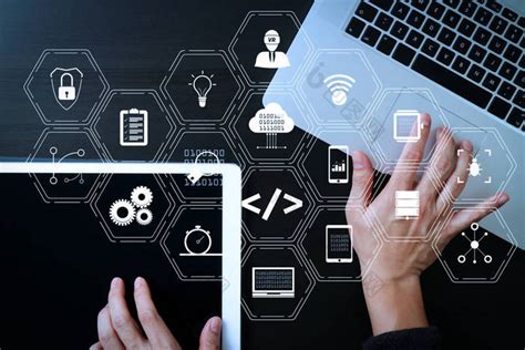 编码软件开发人员使用增强现实仪表板计算机图片 包图网企业站