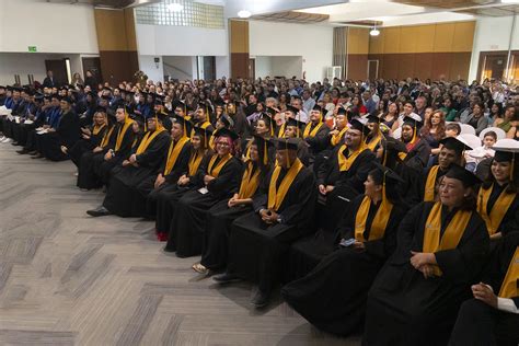 Secretaria De Salud Encabeza Ceremonia De Graduación De La Universidad