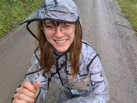 Anne Eden Ein Extrem Feuchter Fick Im Regen Porno Stream