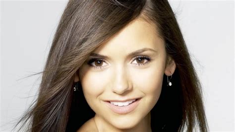 Нина Добрев пренесе ”Дневниците на вампира” в България Новини Woman Bg