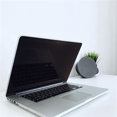 Standby Bluetoothspeaker Logitechmxsound Mxsound Logitech Iphone Minimalsetups Minimalism