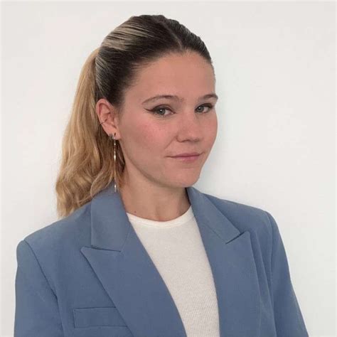 Julia Cañizares Psicóloga