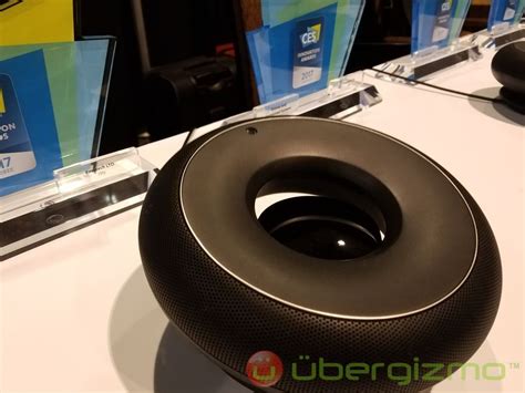 Emotechs Olly Robot Is A Smart Lifestyle Assistant Ubergizmo