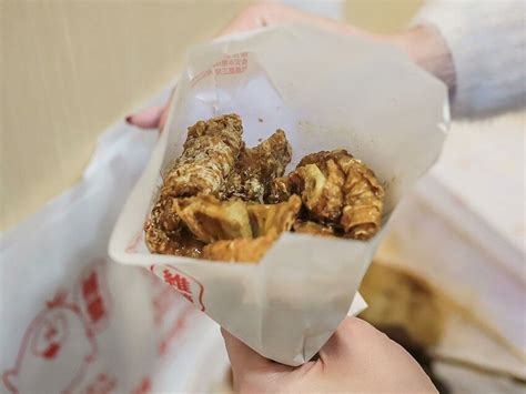 維縈家鄉碳烤雞排創始店 新竹城隍廟必吃美食 中藥入味特調醬汁先炸後烤 昔日學子最想念消夜美食美食walkerland窩客島