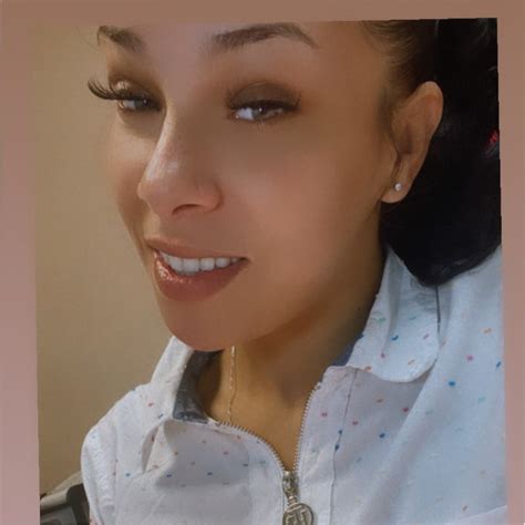 Emily Colon Marketing Executive Saddle Creek Logistics Services