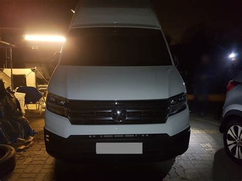 당진 도비도항 에서 폭스바겐 그랜드 캘리포니아 차문잠김 현장 출장으로 개문 하고 차키 구출 수입차문여는곳 폭스바겐잠긴문여는곳 당진자동차열쇠 전문점 차문잠겼을때 차문여는방법