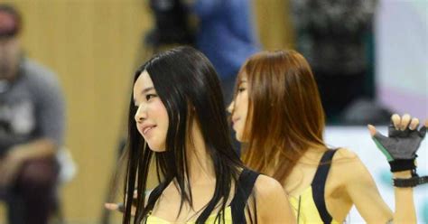 [sw포토]아찔한 쩍벌댄스