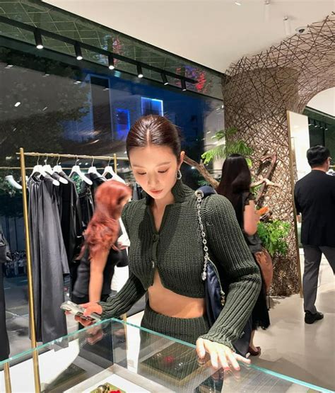 키 다시 재야 될듯…35세 이주빈 163cm 안 믿기는 황금비율 텐아시아