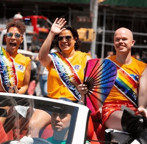 Sam Brinton Lattivista Queer Promosso Da Joe Biden Pioggia Di
