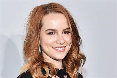 Bridgit Mendler La Exchica Disney Que Era Tan Popular Como Miley Cyrus Dejó El Entretenimiento