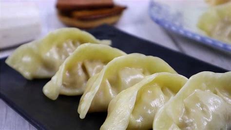 蒸饺子时的简易做法教学 美食 美味食谱 好看视频
