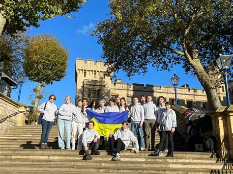 14 дітей із Київщини повернулись із туристичної подорожі з Великої Британії Київська обласна