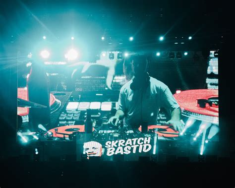 Scratch Dj Academy At Scratch Our Classrooms Are Equipped With Midi Keyboards Turntable And