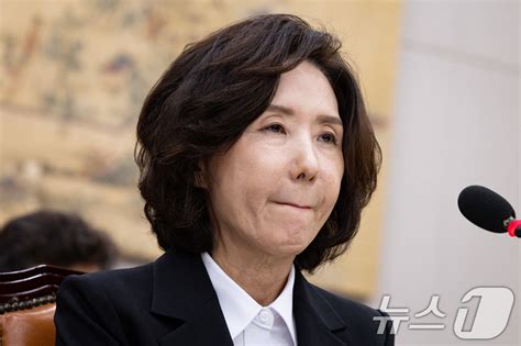 즉답 피하고 동문서답…이진숙 청문회 포스트잇 논란