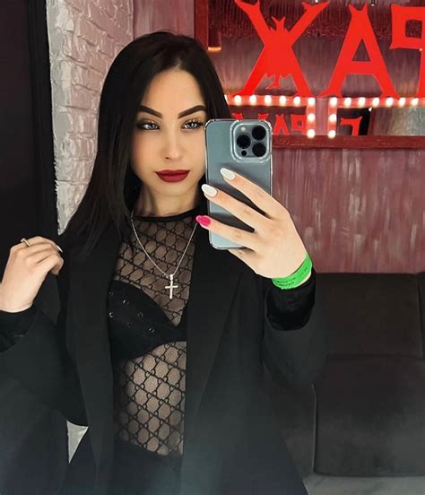 Приятная молодая девушка в поисках мужчины содержателя Новосибирск СОДЕРЖАНКИ