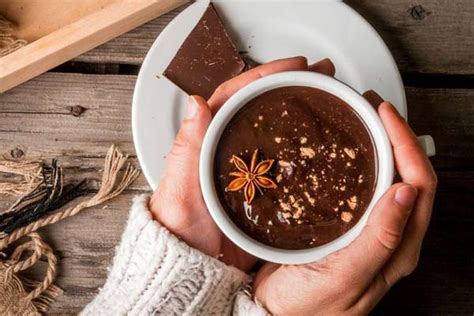 خواص هات چاکلت چیست؟ عالیس