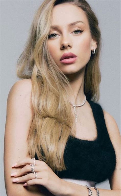 Pin Em Ester Exposito