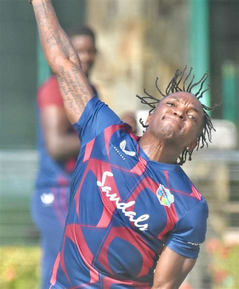 Fidel Edwards Turns His Arm Over In Training