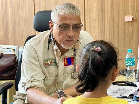Дархан хотод УБ Сонгдо эмнэлэг БНСУ ын Ихуа их сургуулийн эмч нар эрүүл мэндийн үнэ төлбөргүй
