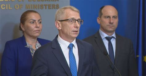 Денков За последните 6 г 50 000 деца са върнати в образователната система Btv Новините