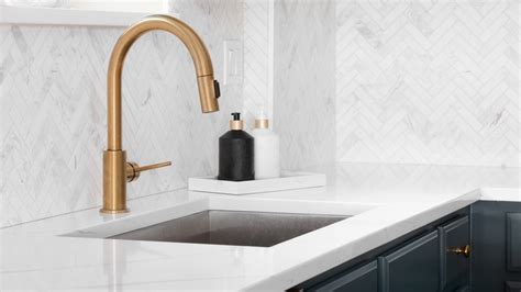 5 Tips For Finding The Perfect Placement For Your Kitchen Sink