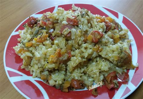 ЧЕРВЕН ОРИЗ НА ФУРНА С ЛУК ЧУШКА МОРКОВ И ЧЕРИ ДОМАТЧЕТА