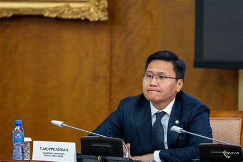 Т Аюурсайхан УИХ ын гишүүн болон ХНХ ын сайдын албан тушаалаасаа чөлөөлөгдөх хүсэлт гаргажээ
