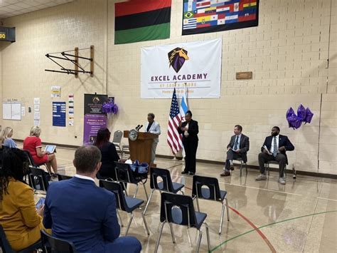 Excel Academy South Shore Hosts Chicago Mayor Lori Lightfoot And Cps Leaders For Back To School
