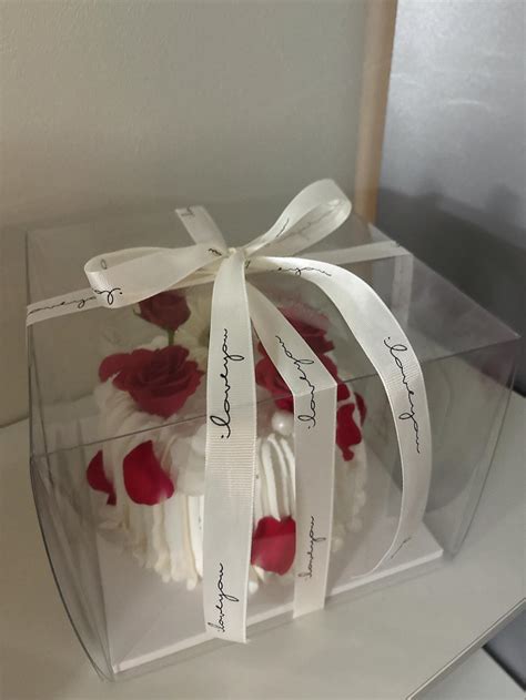 올리브케이크 맞춤케이크주문제작케이크생화케이크버터크림생크림위례케이크위례디저트위례피규어케이크 노랑장미케이크💛 Instagram