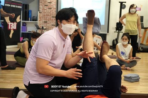 Body1st 바디퍼스트 체형교정 전문가필라테스요가재활트레이너운동처방사물리치료사 Band