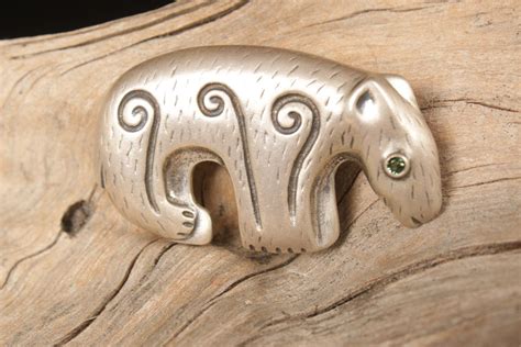 Vintage Kalevala Koru Kaisaleena Mäkelä Hopeinen ”kalevankarhu” Rintaneula Punavuoren Patina